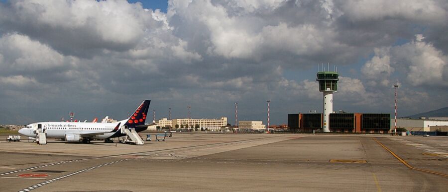 How to Get From Sorrento to Naples Airport: 2026 Fastest